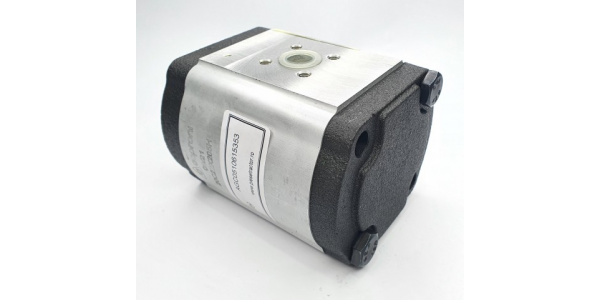 Deutz 245390900 fogaskerék szivattyú - 245390900